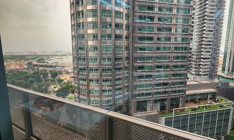 International Plaza Office for Sale